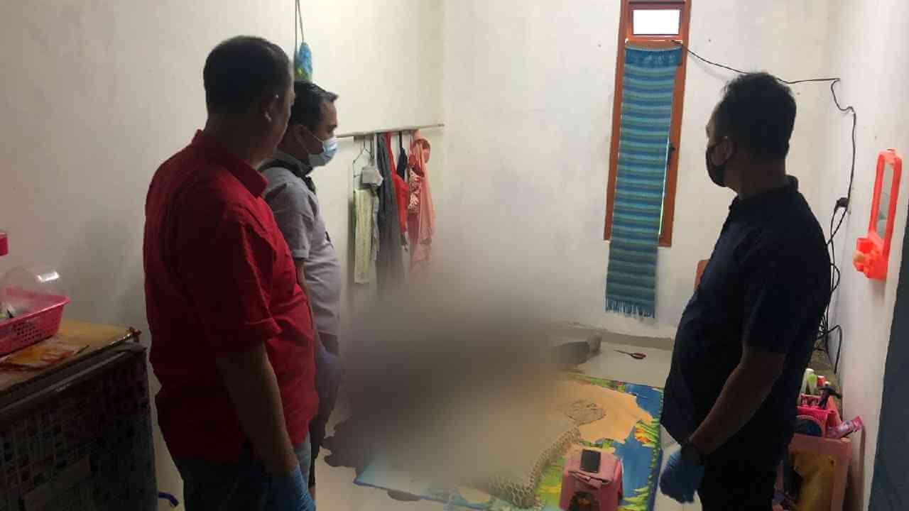 Penemuan Mayat Keluarkan Aroma Busuk di Indekos Dapur 12