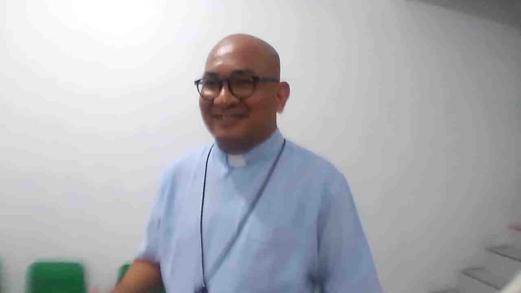 Diduga Cemari Nama Baik, Romo Paschal Laporkan Akun FB ke Polisi