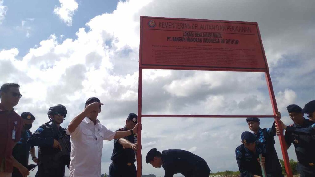 KKP Segel Reklamasi Seluas 3.000 Meter Persegi di Teluk Tering Batam